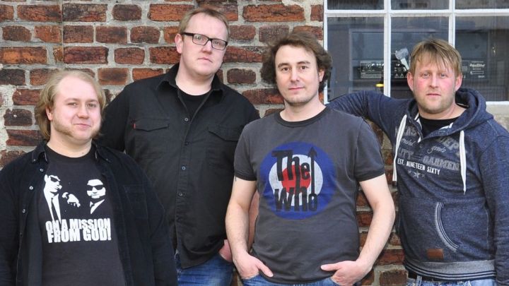 Zwei Bands rocken die Bühne