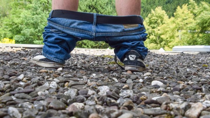 Exhibitionist masturbiert vor Frau am Attendorner Biggeufer Exhibitionist masturbiert vor Frau am Attendorner Biggeufer