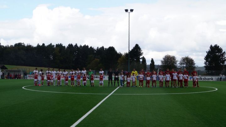 Heimsiege und Platzeinwehung in der WeberHaus-Arena in