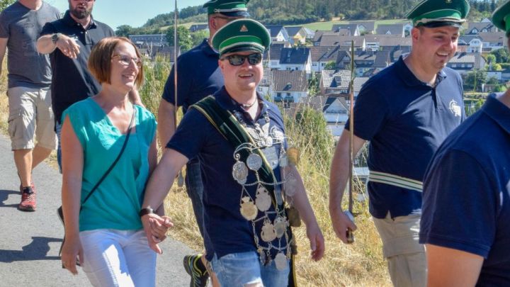 Christopher Eckhardt regiert die Elsper Schützen