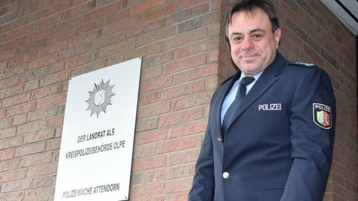 Elmar Beckmann folgt Achim Henkel in Attendorn