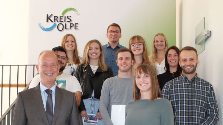 Kreis Olpe gratuliert seinen zwölf Auszubildenden zur