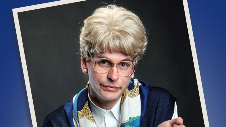 Cilly Alperscheid unterhält im Pfarrheim Elben