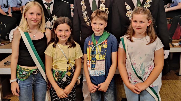 Kinder und Senioren starten in Albaum die