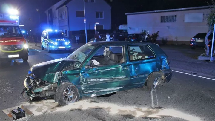 Fünf Verletzte nach mutmaßlichen Autorennen
