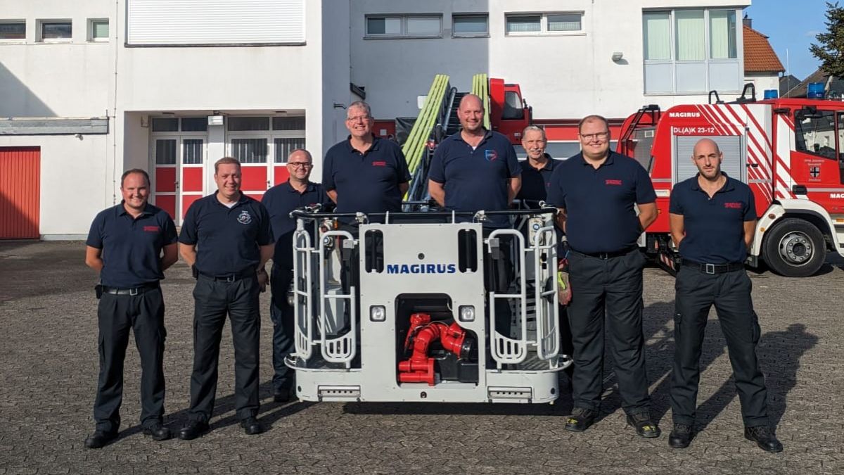 Sechs neue Drehleitermaschinisten für die Feuerwehr