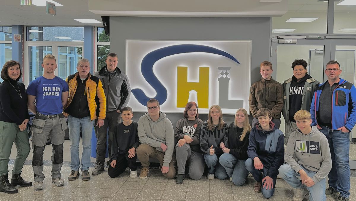 SHL leuchtet: Sekundarschule Hundem-Lenne hat ein neues