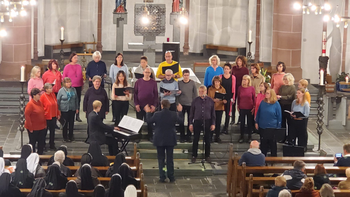 Popchor der Musikschule Olpe gibt Konzert in evangelischer