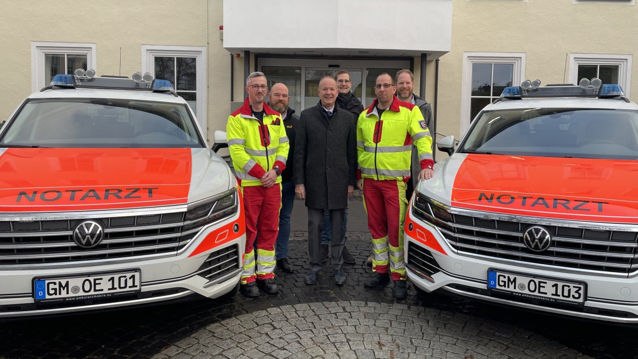 Kreis Olpe stellt zwei neue Notarzt-Einsatzfahrzeuge in