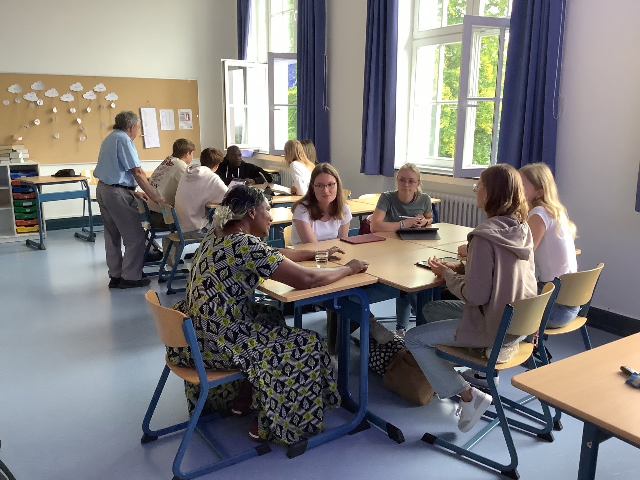 Besuch aus Afrika: St.-Ursula-Gymnasium im Gespräch mit
