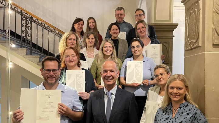 Zwölf neue Beratungslehrkräfte im Kreis Olpe zertifiziert