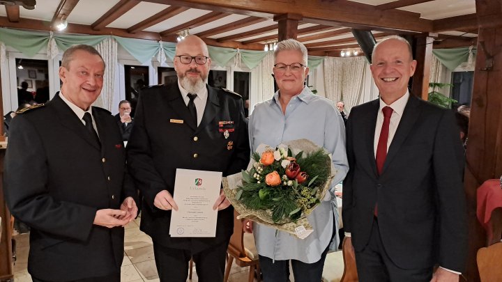 Christoph Lütticke erhält Landesverdienstzeichen in Silber