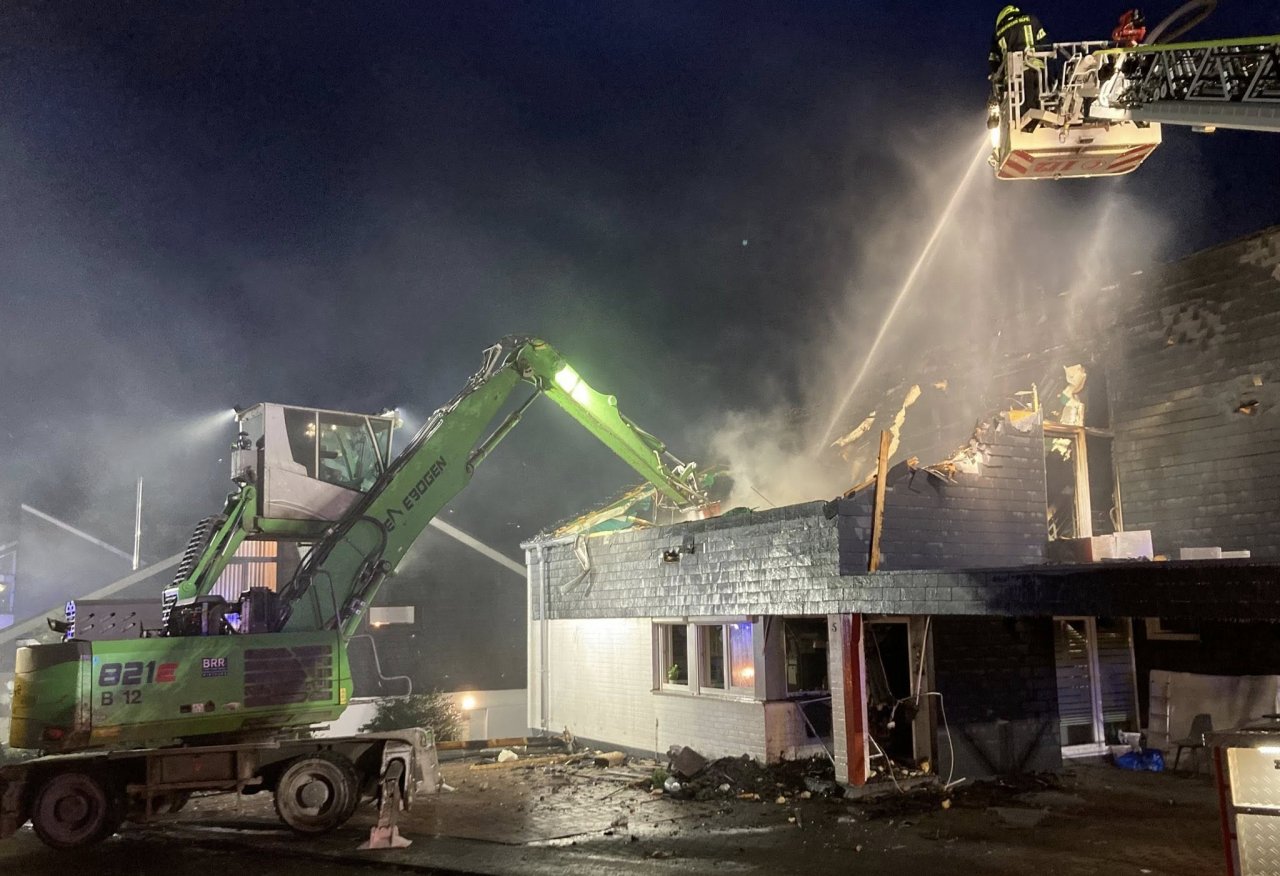 Update: Einsatz bei Brand in Rhode dauert zwölf Stunden